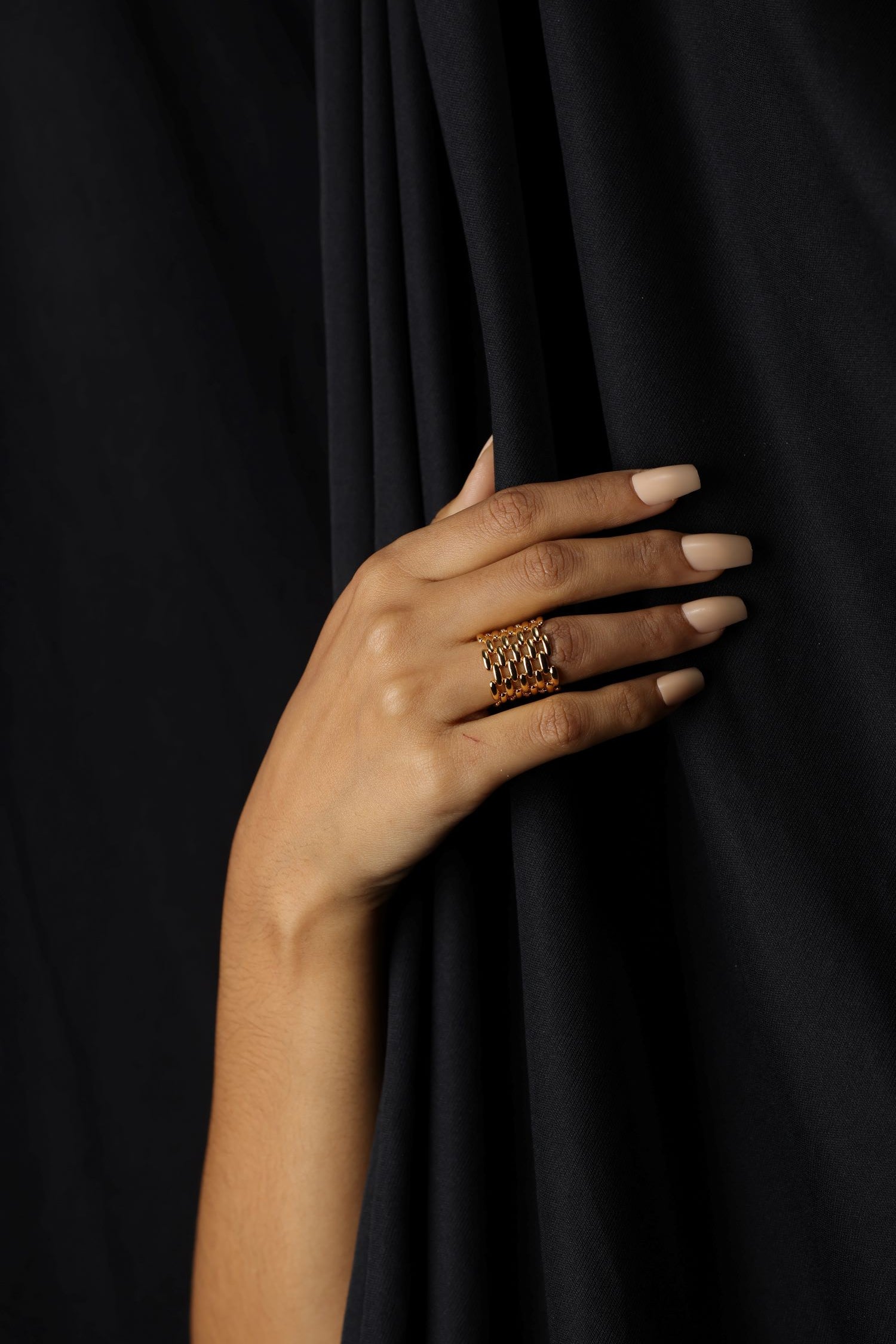 Angrez – The Bling Girll